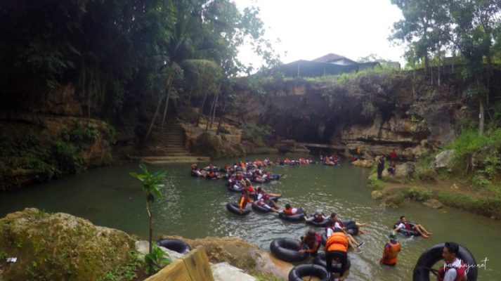 Bermain di Gua Pindul Jogja dan River Tubing di Sungai Oyo